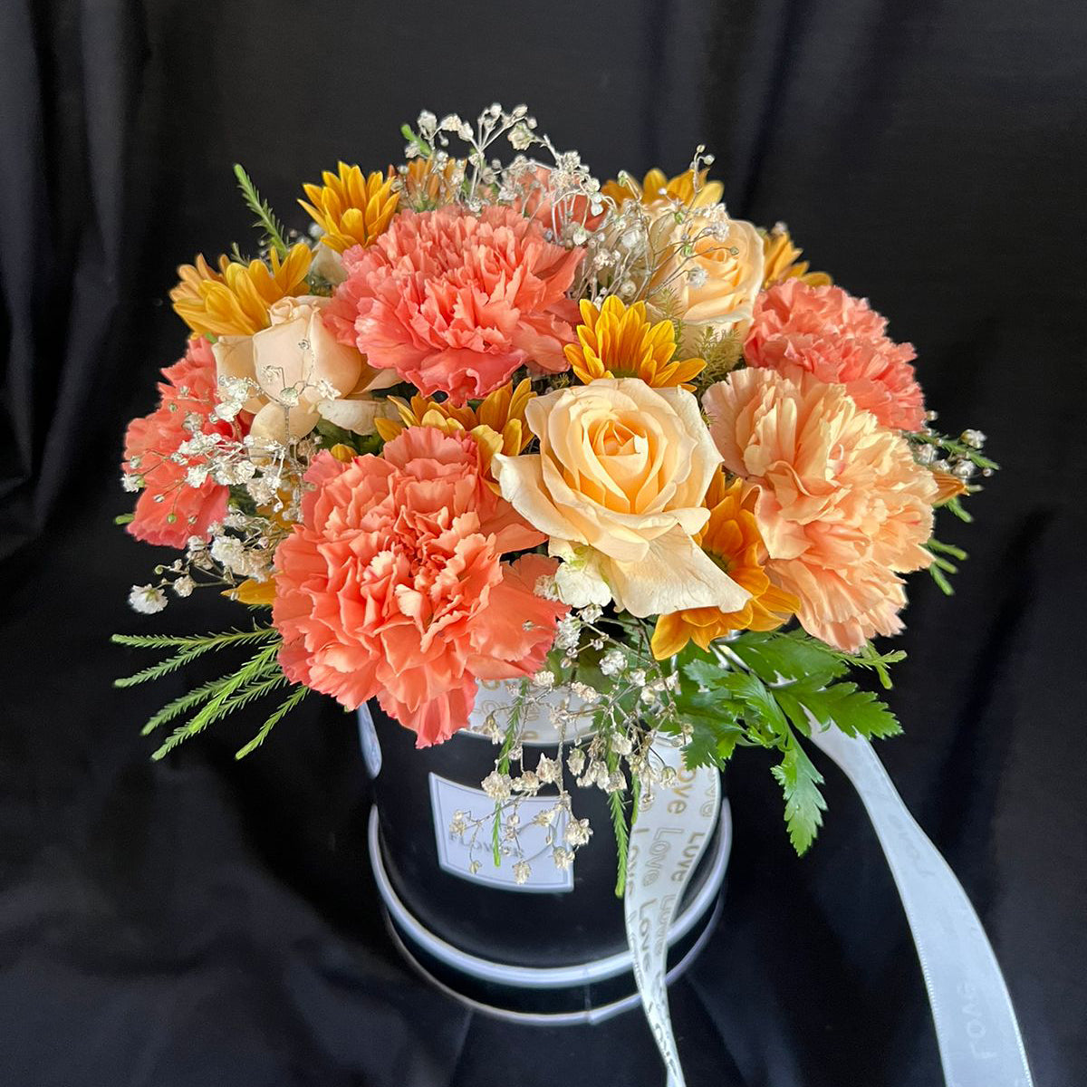 Rustic Roses Mix Flower Arrangement in a Box | Mauritius