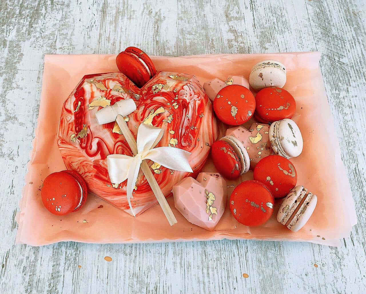 Heart Smash Cake Box | Sweet Gifts delivery Mauritius