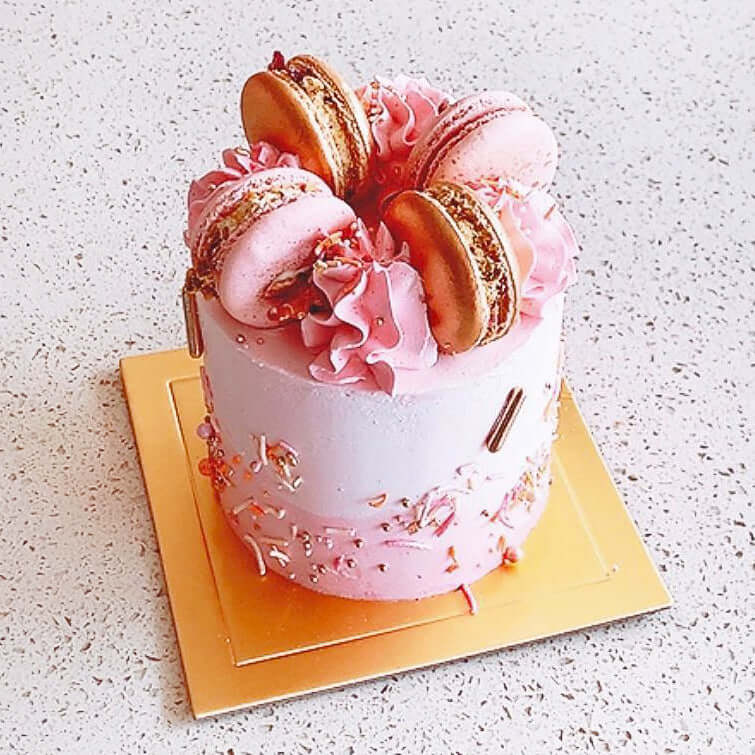 Mini Cake with Macarons - You and Me | Delivery in Mauritius