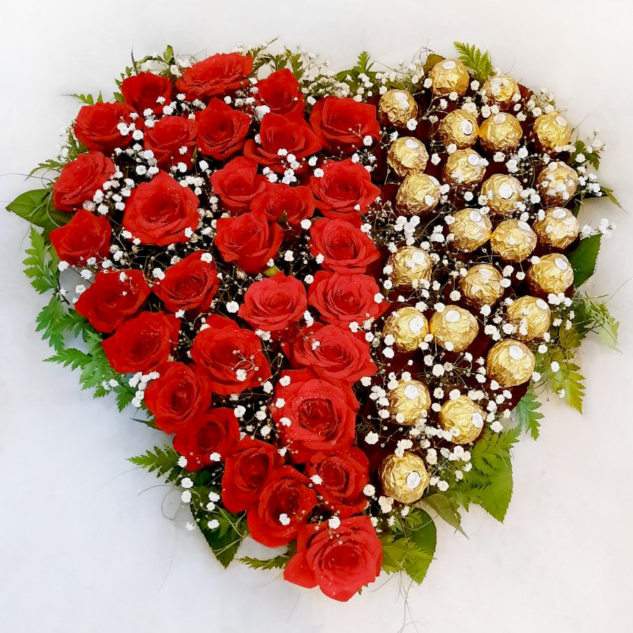 Valentine Roses Chocolates Heart - Together | Flowers online